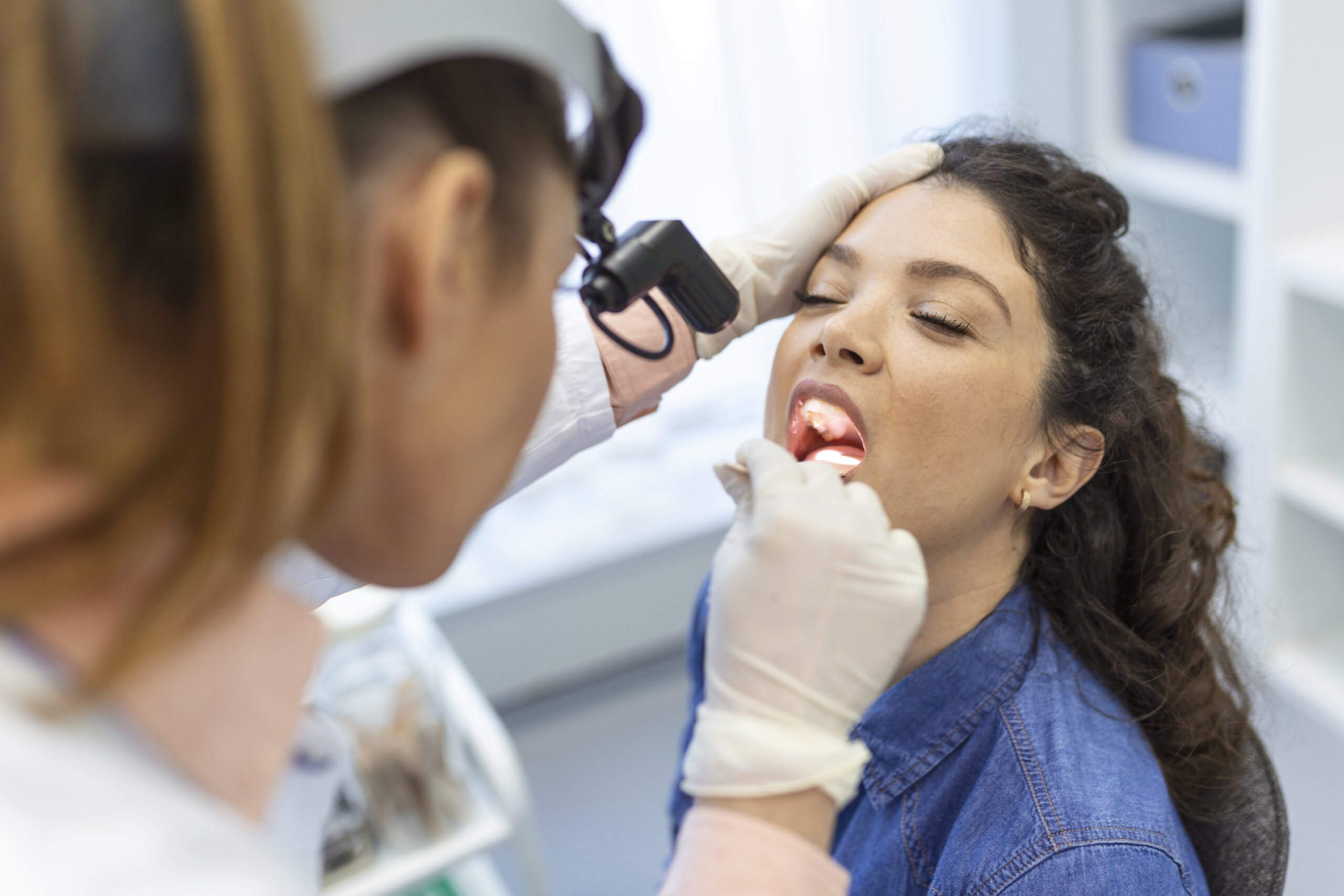 Signs You Might Have Tonsil Stones - Tonsil Stone Relief